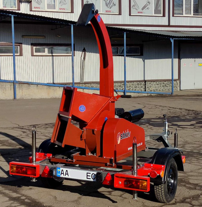 Wood chipper 3M-100B on trailer